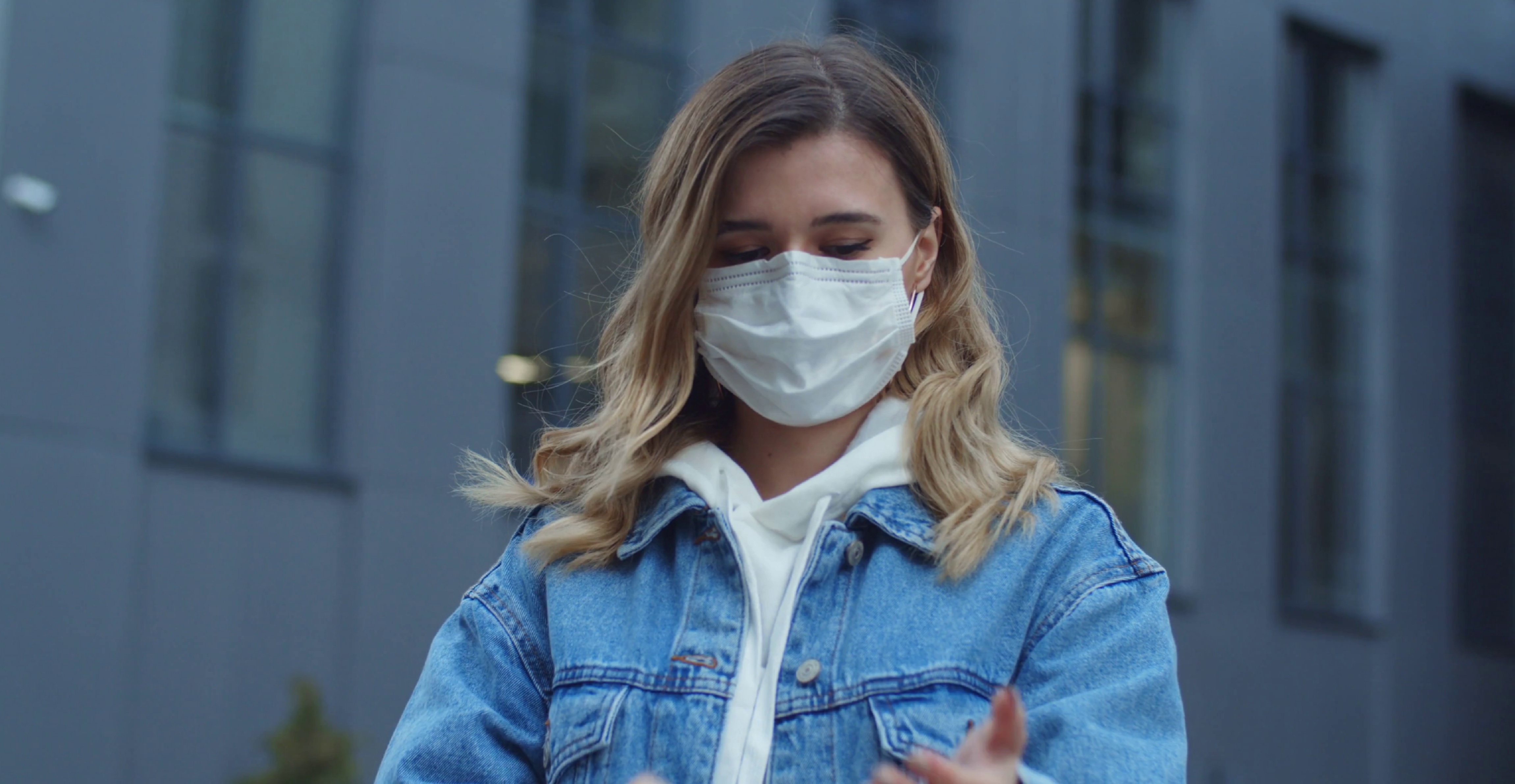 Noszenie maseczek powoduje grzybicę płuc? Dr Tomasz Rożek rozwiewa ...